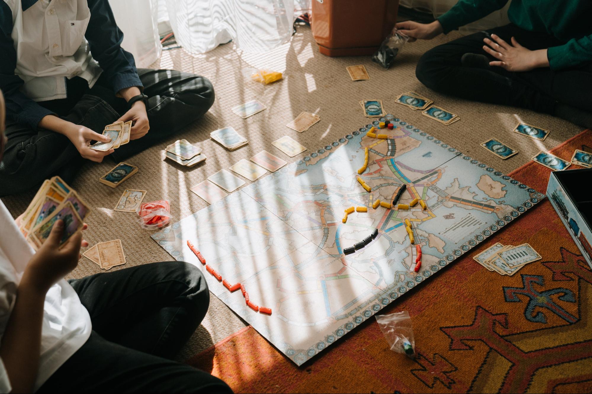 10 Exciting Indoor Games for Your Next Event - EmptyLightHome