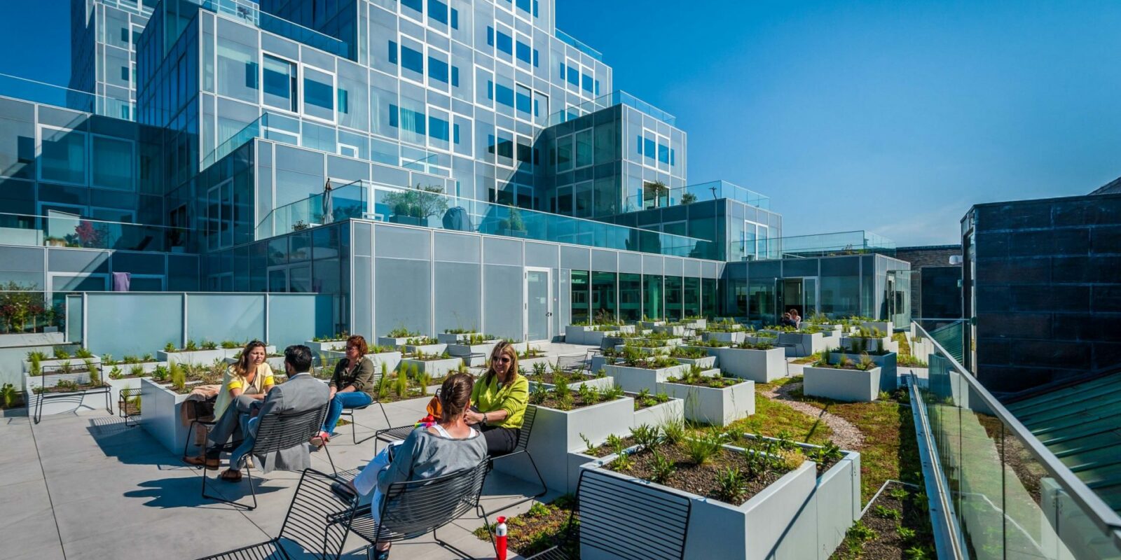 Adaptive Roofing Solutions: Multifunctional Designs for Modern ...